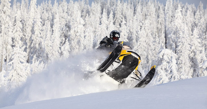 Snowmobiling – Maclano